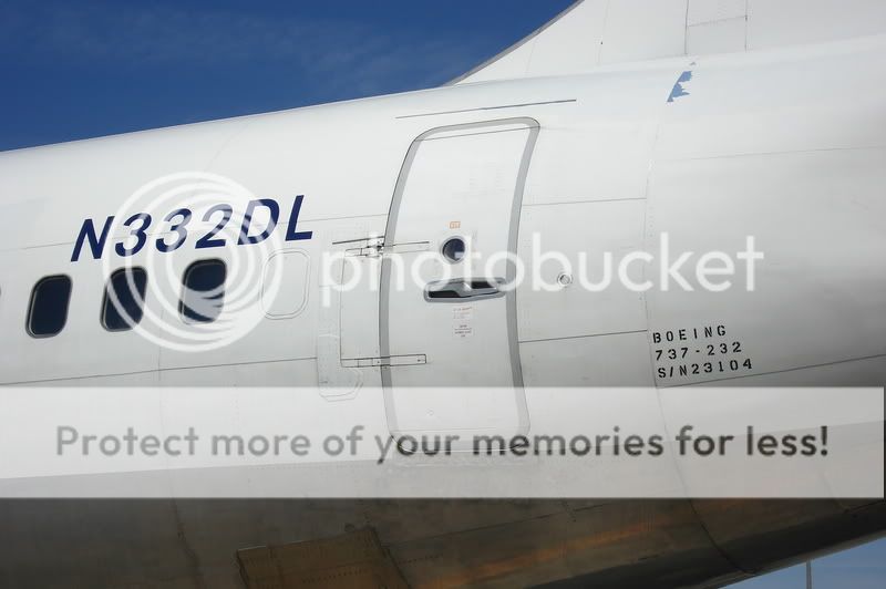 All White 737-200 In PHL - Airliners.net