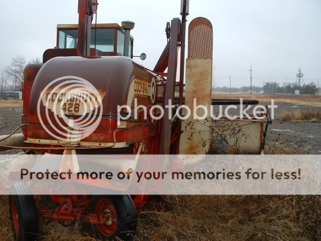 Viewing a thread - Anyone Got A Combine Like This Sitting In A Fence Row?